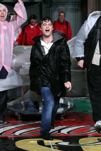 Daniel Radcliffe & 'How to Succeed' cast rehearse for Thanksgiving Day ...