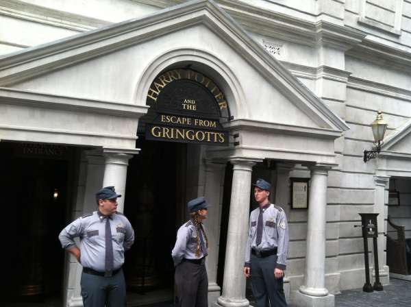 Wizarding World of Harry Potter - Diagon Alley review 2: Gringotts bank ...